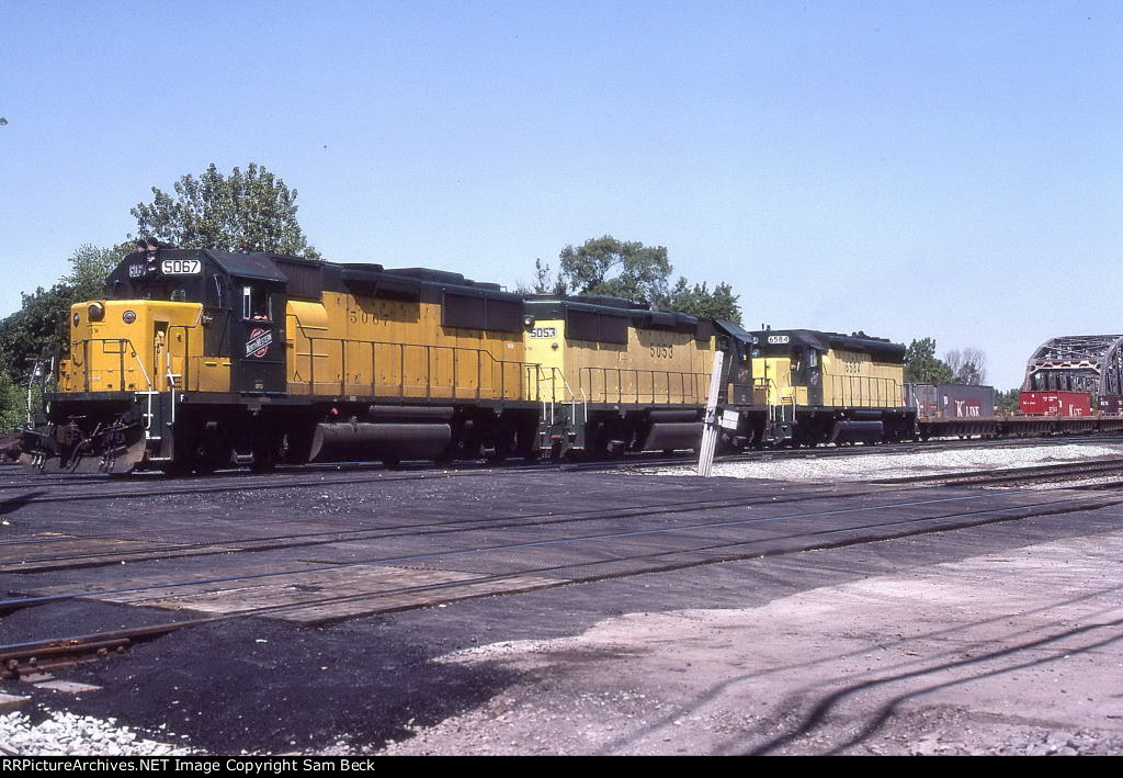 CNW 5067, 5053, and 6584